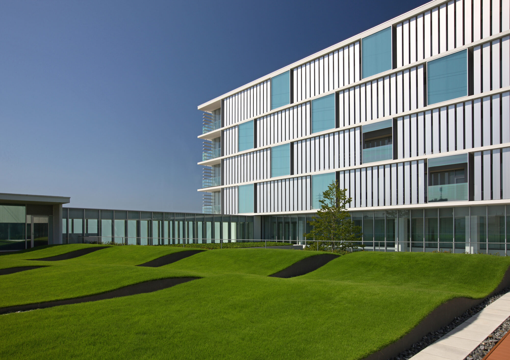 OMRON HEALTHCARE Co., Ltd. NEW HEAD OFFICE | Landscape Design Inc.